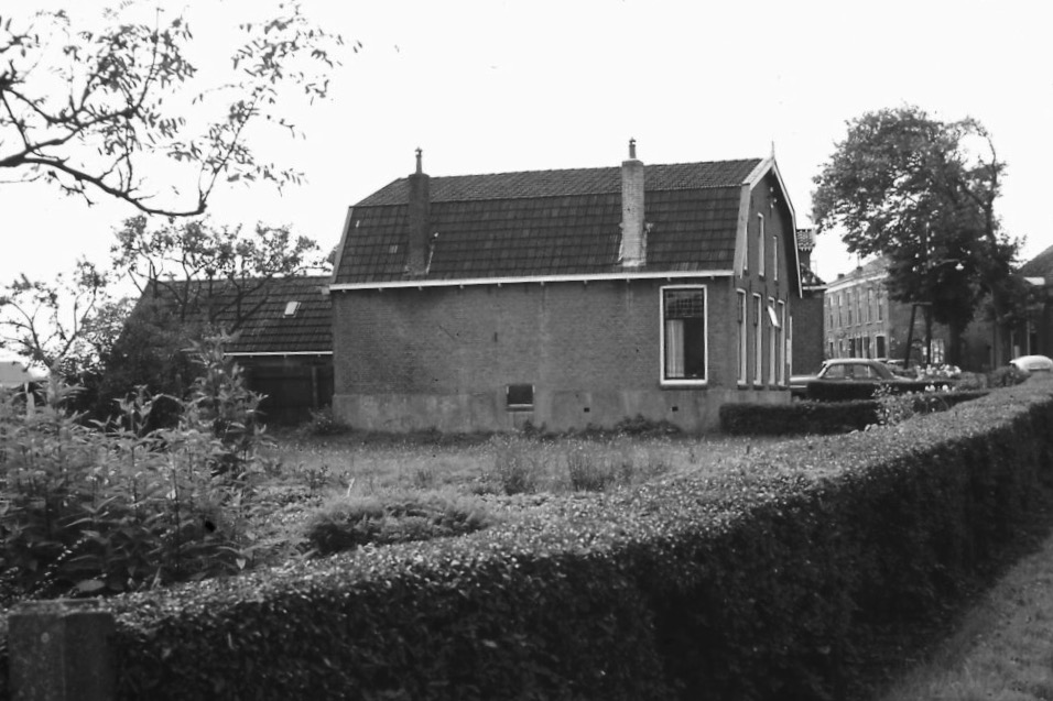 Het Groene kruis gebouw. – Âld Boazum